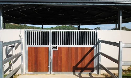 Round Yards - Signature Stables